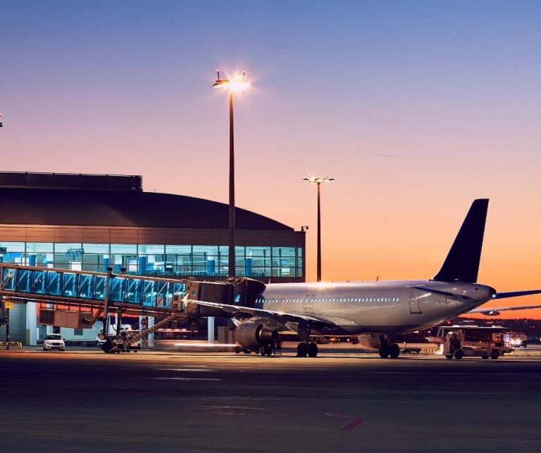 The Ultimate Guide to the Best Airport Activities for Families ...